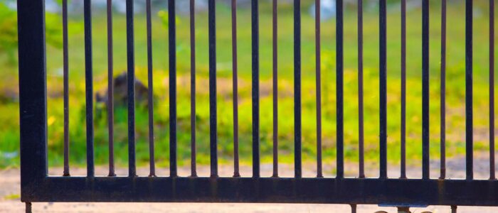 Descubre los mejores modelos de rejas para jardín y crea un espacio ...